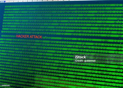 해커가 작성한 악성 컴퓨터 코드에서 빨간색 비문 해커 공격 위험한 프로그램 코드가 있는 컴퓨터 화면 의 그림입니다 0에 대한