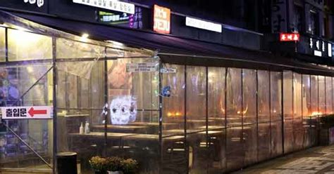 코로나 3차 확산에 숙박음식 종사자 24만명 급감역대 최대폭
