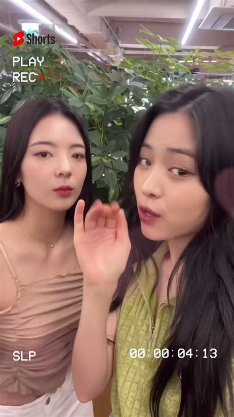 Itzy On Twitter [ Itzy On Youtubeshorts ] 🎧 Chillin Chillin Itzy 🎬 Full Version Only On