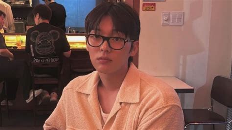 رد الوكالة بعد تشوي هيون ووك يتوقف عند مزاعم الصورة العنيدة