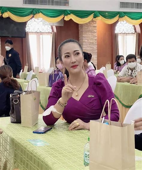 Photo Gallery “ดร นิยม” จับมือกับผู้กำกับภาพยนตร์ “คุณครูพีรสิน” ยกทัพนักแสดงวัยรุ่นชื่อดัง จาก