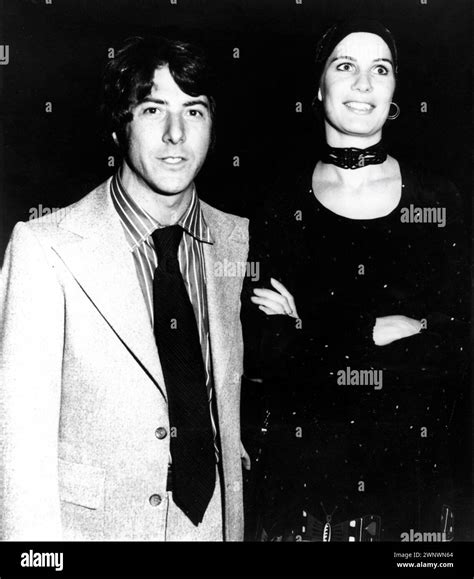 Dustin Hoffman Wife Anne