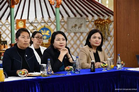 УИХ ын гишүүд хорих 461 дүгээр ангид ял эдэлж буй сэтгүүлч Н Өнөрцэцэгтэй уулзжээ