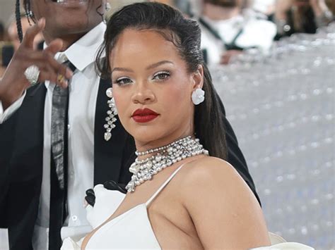 Rihanna Hit Song Has Hidden Eighties Easter Eggs And People Have Only