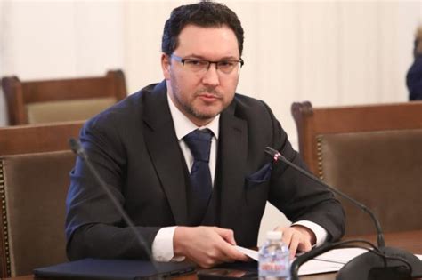 НЕКА МУ Е ЗЛЕ 9 бона заплата за главсека на МВР Lupa Bg