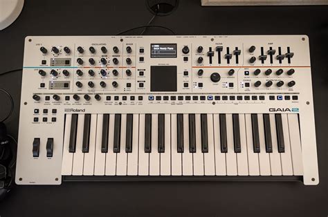 Test Roland Gaia 2 Wavetable Hybrid Synthesizer Amazona De
