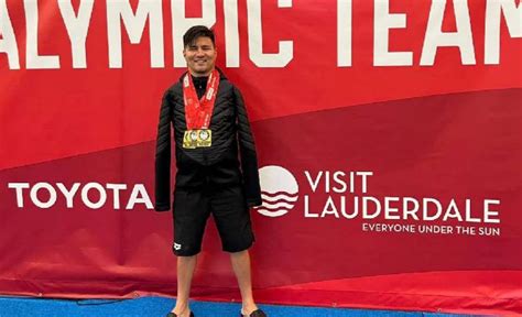 عباس کریمی شناگر اهل افغانستان سهمیه حضور در بازی‌های پارالمپیک فرانسه