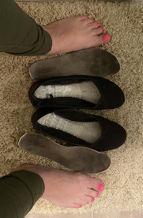 Well Worn Flats Strong Feminine Smell Dm Open For Serious Offers Only Rwellwornshoes