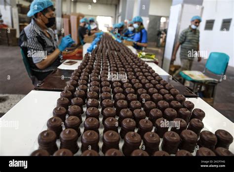 Palestinian Workers Prepare The Vanilla Candy Known As Crimbo Or Ras