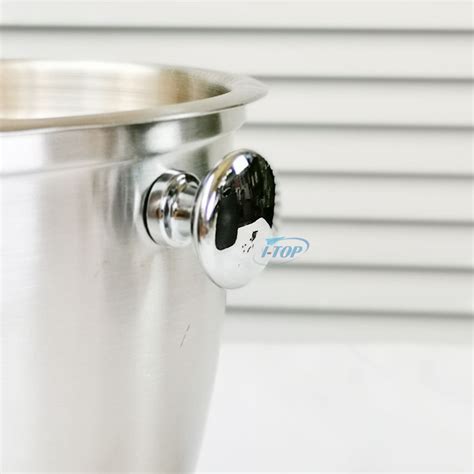 편리한 2개의 폭탄 핸들이 있는 얼음 국자가 있는 단일벽 스테인리스 스틸 금속 얼음 양동이 국자 3리터가 있는 얼음 양동이 뚜껑이 있는 대형 금속 얼음 양동이 저렴한