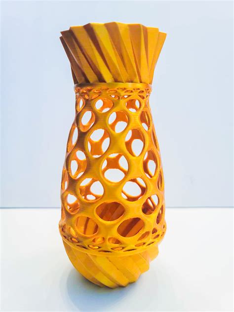 Stl File Voronoi Style Vase・model To Download And 3d Print・cults