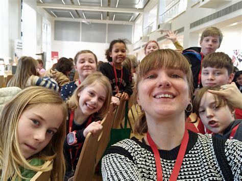 Mit Dino Und Raupe Nimmersatt Auf Dem Schülerzeitungskongress