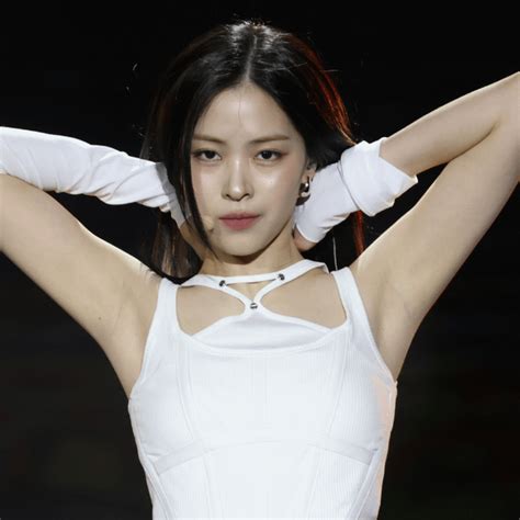 Itzy Ryujin KPOP NSFW