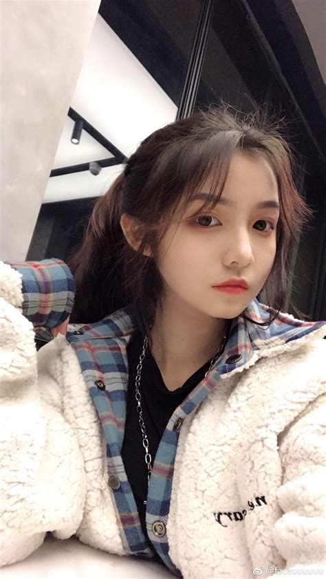 Ghim của Shiro trên Gái Xinh Gái xinh Dép Gái