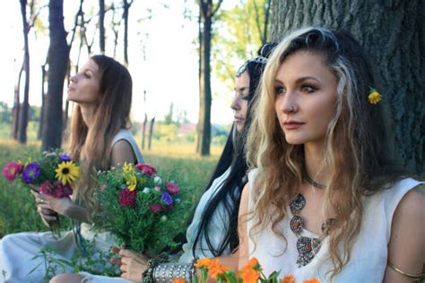 Maquillage De Gitane Banque Dimages Et Photos Libres De Droit Istock