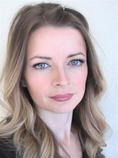 Blushing Basics Raspberry Lip Tutorial