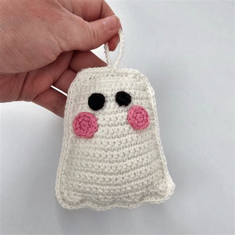 Free Easy Crochet Ghost Pattern Gwin The Ghost Decoration — Cilla