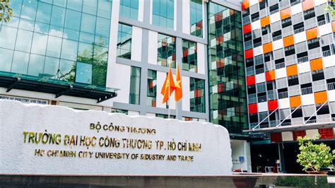 Trường Đại Học Công Thương Tp Hồ Chí Minh Công Bố điểm Sàn 33 Ngành Học