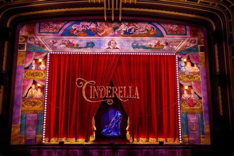 Review Of Horsham Pantomime Cinderella At The Capitol Dec 2022