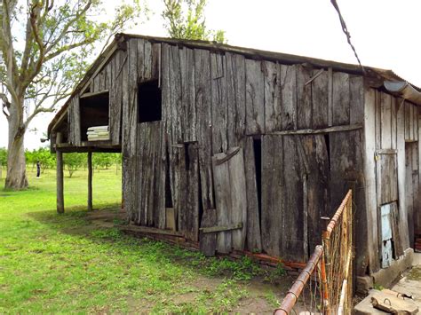 무료 이미지 농장 목재 포도 수확 작업 늙은 농부 장작 안정된 외양간 흘리다 재산 농촌 지역 통나무 오두막집 시골집 정원 건물 3072x2304