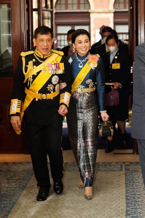 รวมภาพประวัติศาสตร์ ในหลวง พระราชินี เสด็จเยือนสหราชอาณาจักร 4 7 พ ค 66 คมชัดลึก