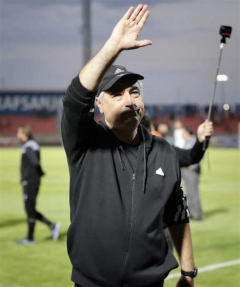 ‎ساکت الهامی‎ ‎آنقدر در ساعت‌های بعد از برد مقابل فولاد ، پیام‌های پر