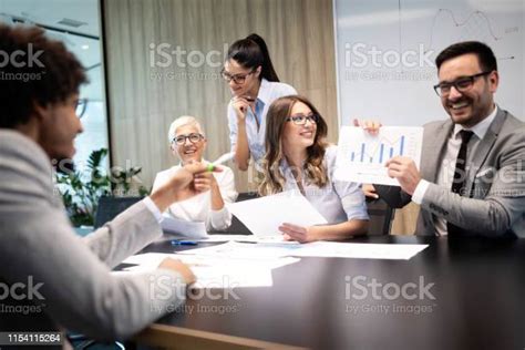 비즈니스 프로젝트에 종사 하는 창의적인 비즈니스 사람들 개념에 대한 스톡 사진 및 기타 이미지 개념 계획 글로벌 커뮤니케이션 Istock