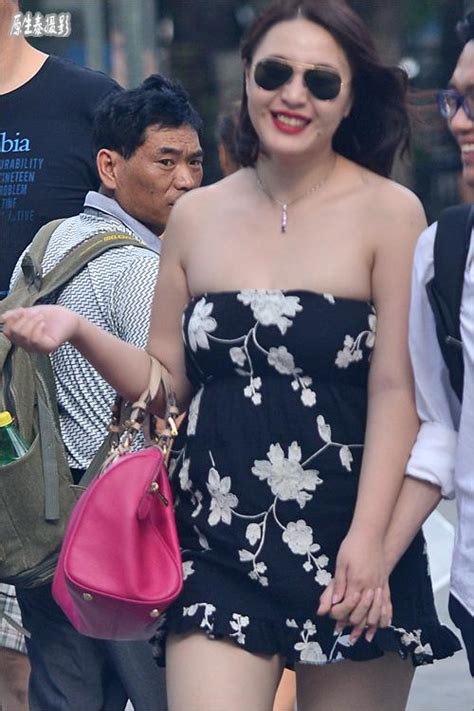 夏日街拍性感美女 每日头条