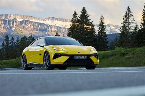 고성능 세단 판 바꿀차 온다 로터스 에메야 인증 완료