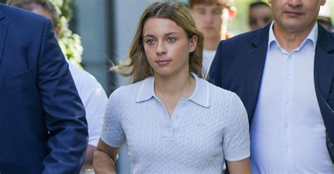 Maja Chwalińska W Mistrzowskim Stylu łączy Koszulkę Polo Z Baggy Jeans
