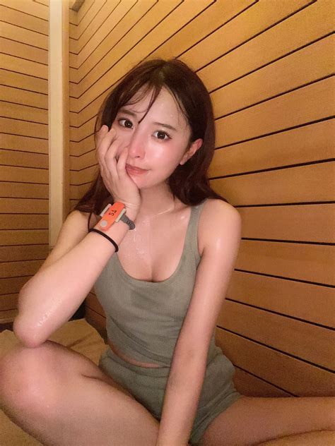 藤川らるむ、くっきり鎖骨×濡れ艶バストに見惚れるサウナショットが「色っぽすぎる」 Entame Next アイドル情報総合ニュースサイト