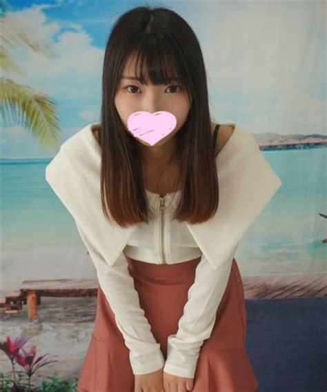 ガチでかわいくてピュア過ぎるれいなちゃんエッチな話は恥ずかしいけど奥のほうが好きかもの意味深発言がたまらない