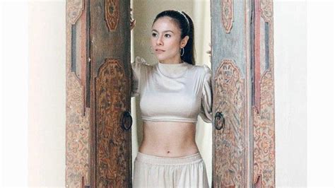 Tetap Terlihat Seksi Di Usia Tahun Rupanya Ini Rahasia Wulan Guritno Jaga Bentuk Tubuh Ideal