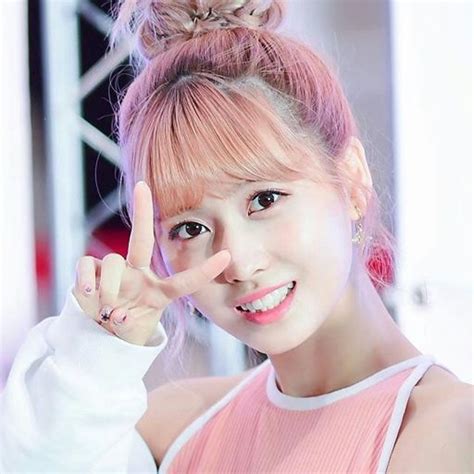Hirai Momo Wiki •twice Amino• Amino