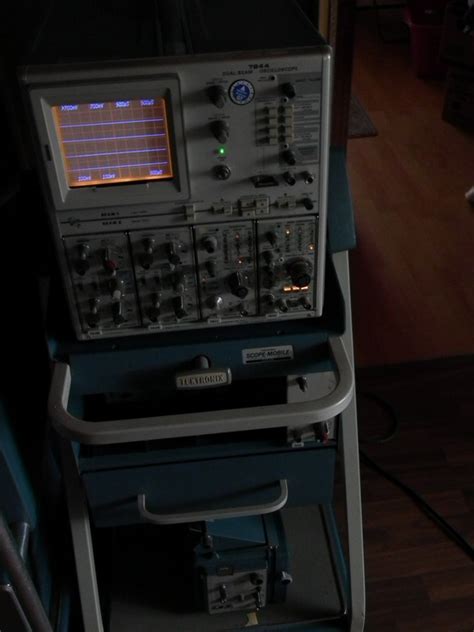 Analog Oscilloscope Vs Digital Oscilloscope Page