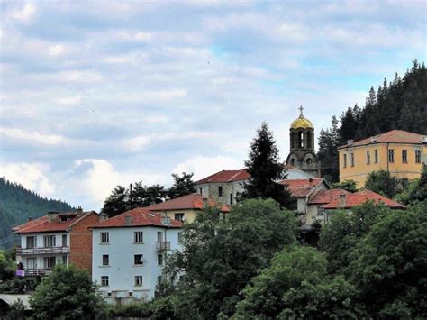 Близо 100 хил души са се преместили да живеят на село през последните години Искра бг