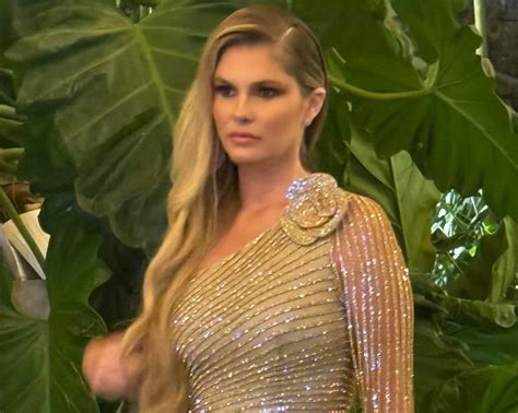 Bárbara Evans confessa que passará por cirurgia reparadora após gravid