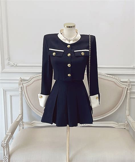 우아르 카느 트위드 플리츠 미니 투피스 결혼식 하객룩 데이트룩 파티룩 브라이덜샤워 크롭티 가을자켓 가을옷 크롭자켓 플리츠스커트 플리츠투피스 트위드자켓 트위드원피스