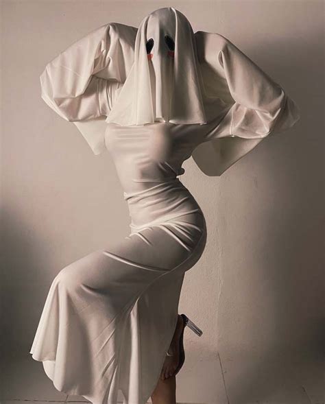 น้องไข่เน่า อดีตดาว Onlyfans ส่งภาพเซ็กซี่ขยี้ใจ ตัวเปียกปอน