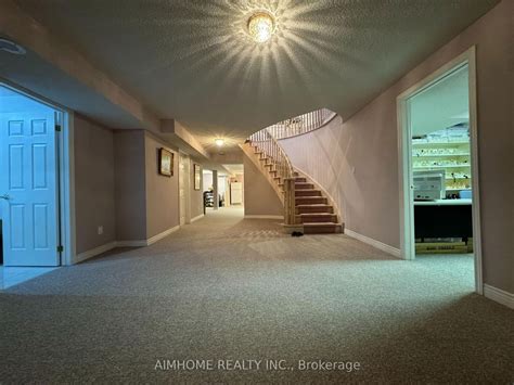 92 Springbrook Dr 4 Beds 2 5 Baths Listed For Sale