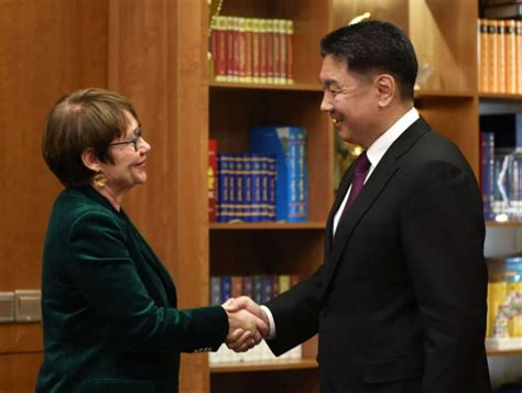 Ерөнхийлөгч У Хүрэлсүх Европын сэргээн босголт хөгжлийн банкны Ерөнхийлөгчийг хүлээн авч уулзлаа