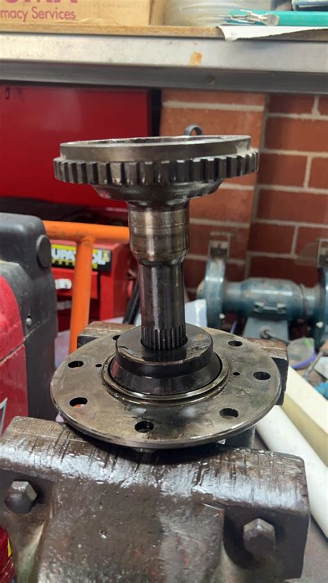 Need Suggestions How To Remove Stuck Drive Shaft From Diff Just Commodores