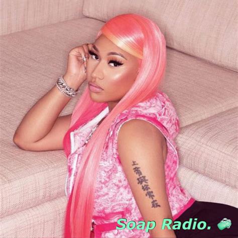 Nicki Minaj Pink Hair Anaconda