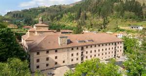 5 Impresionantes Paradores Que Tienen Un Balneario Experiencias Termales únicas En Edificios