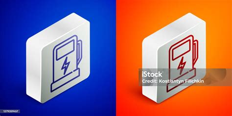 파란색과 주황색 배경에 격리 된 등색 라인 전기 자동차 충전소 아이콘 에코 전기 연료 펌프 표지판 실버 스퀘어 버튼 벡터 개념에