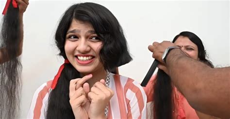 Das Mädchen Mit Den Längsten Haaren Nilanshi Patel Traf Nach 12