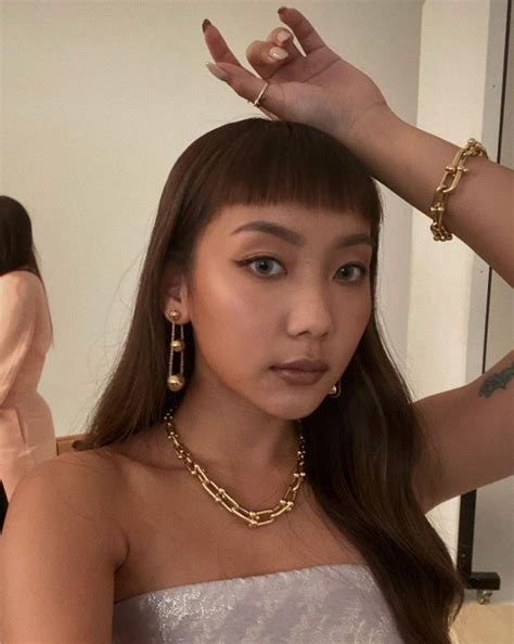 Marf孖媽咪合照十足兩姊妹 網民皆驚嘆外貌相當年青