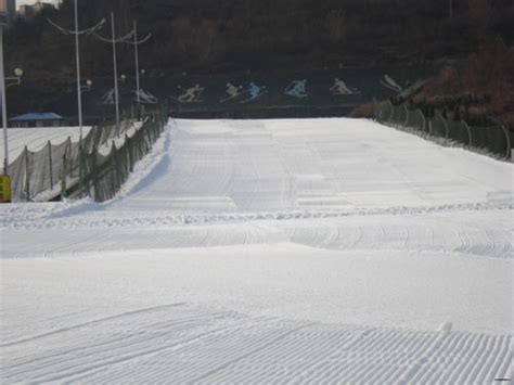 大连欢乐雪世界滑雪场图册 360百科