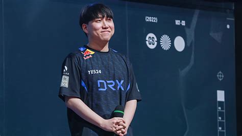 Buzz Valorant Settings And Gear Keybinds Crosshair Pc One Esports