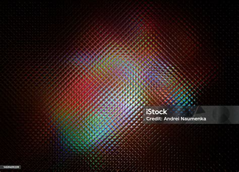 홀로그램 무지개 여러 가지 빛깔의 빛 어두운 배경에 스펙트럼 그라데이션이있는 눈부심 무지개 색의 모방 질감이 있는 배경입니다 렌즈 광학 기기에 대한 스톡 사진 및 기타